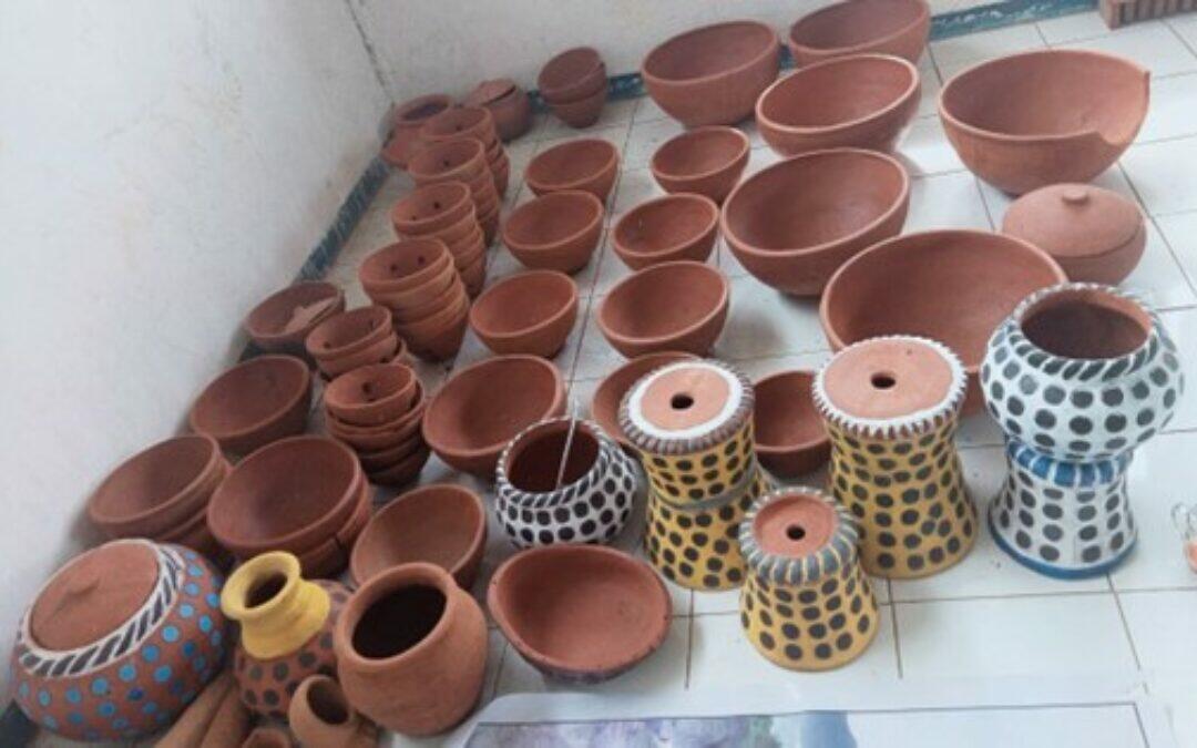 Warga Kampung Abar Didorong Kembangkan Kerajinan Gerabah Khas Papua ...